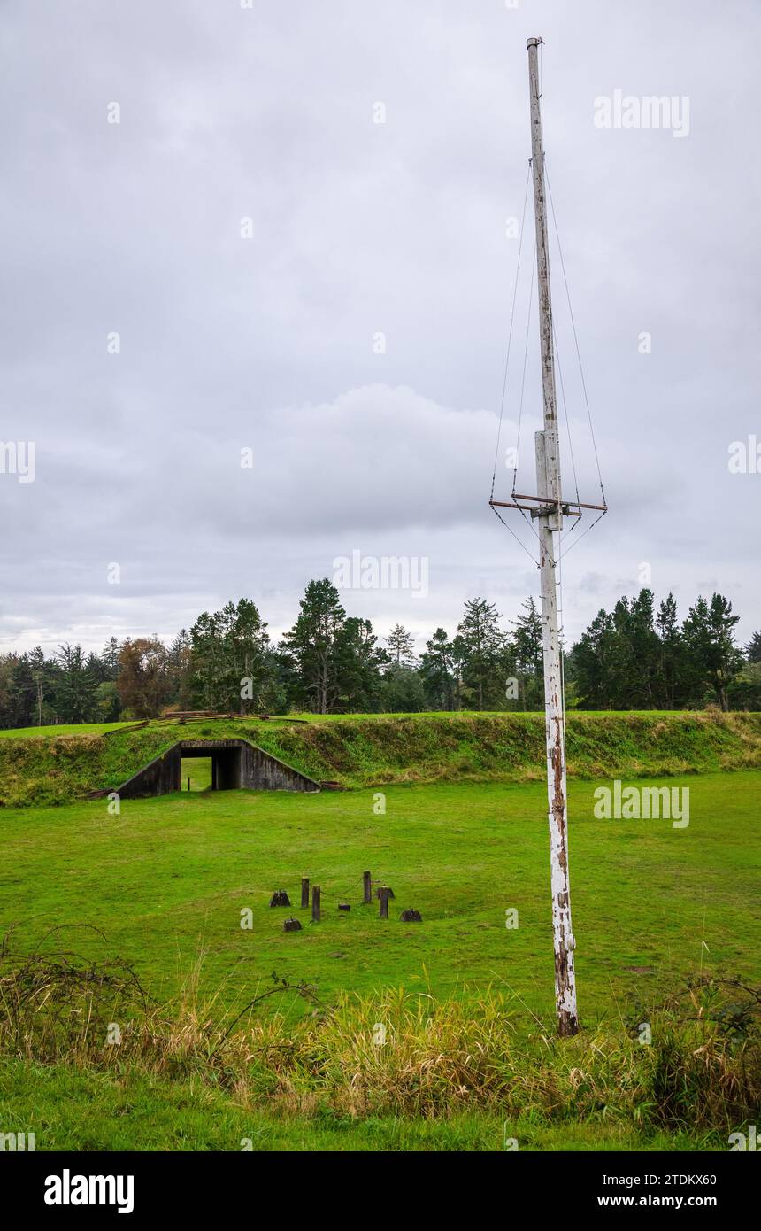 Fort stevens military structures hi-res stock photography and images ...