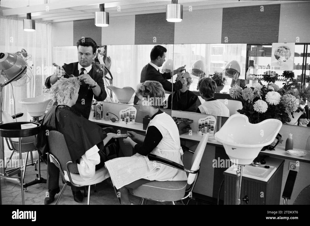 Interior hair salon Laurents, 22-10-1962, Whizgle News from the Past ...