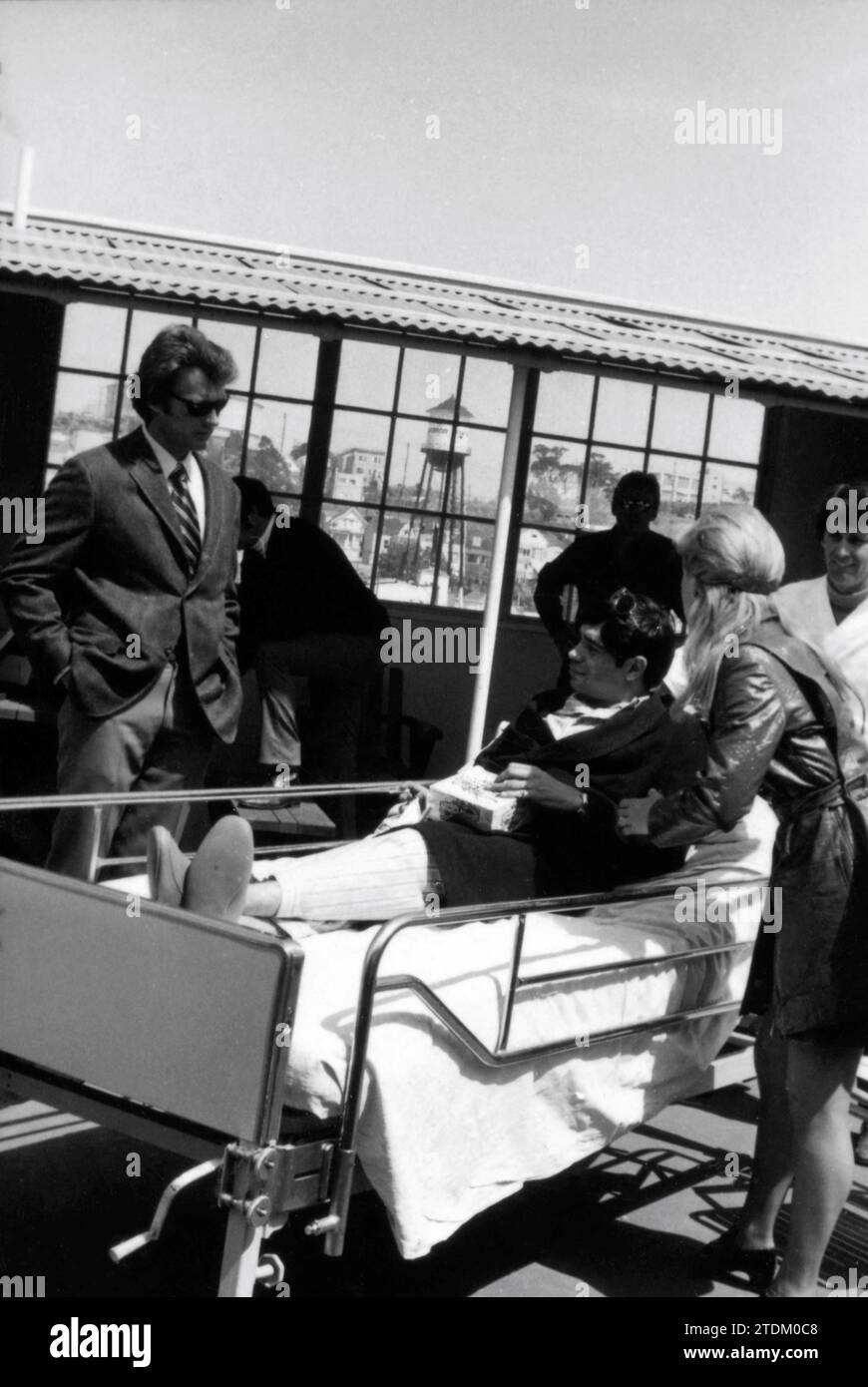 CLINT EASTWOOD RENI SANTONI and LYN EDGINGTON on set location candid ...
