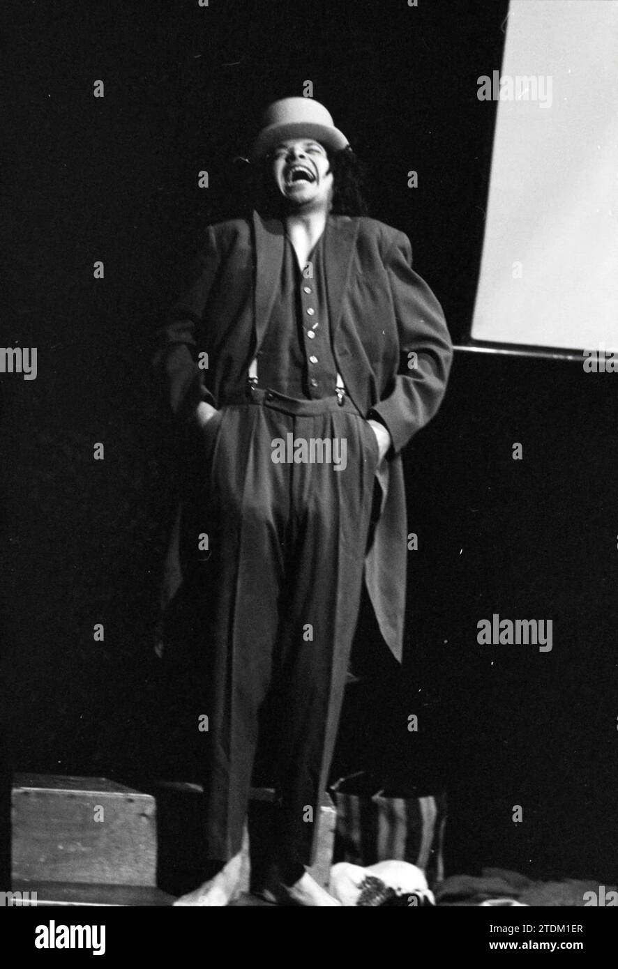 Hakim actor hi-res stock photography and images - Alamy