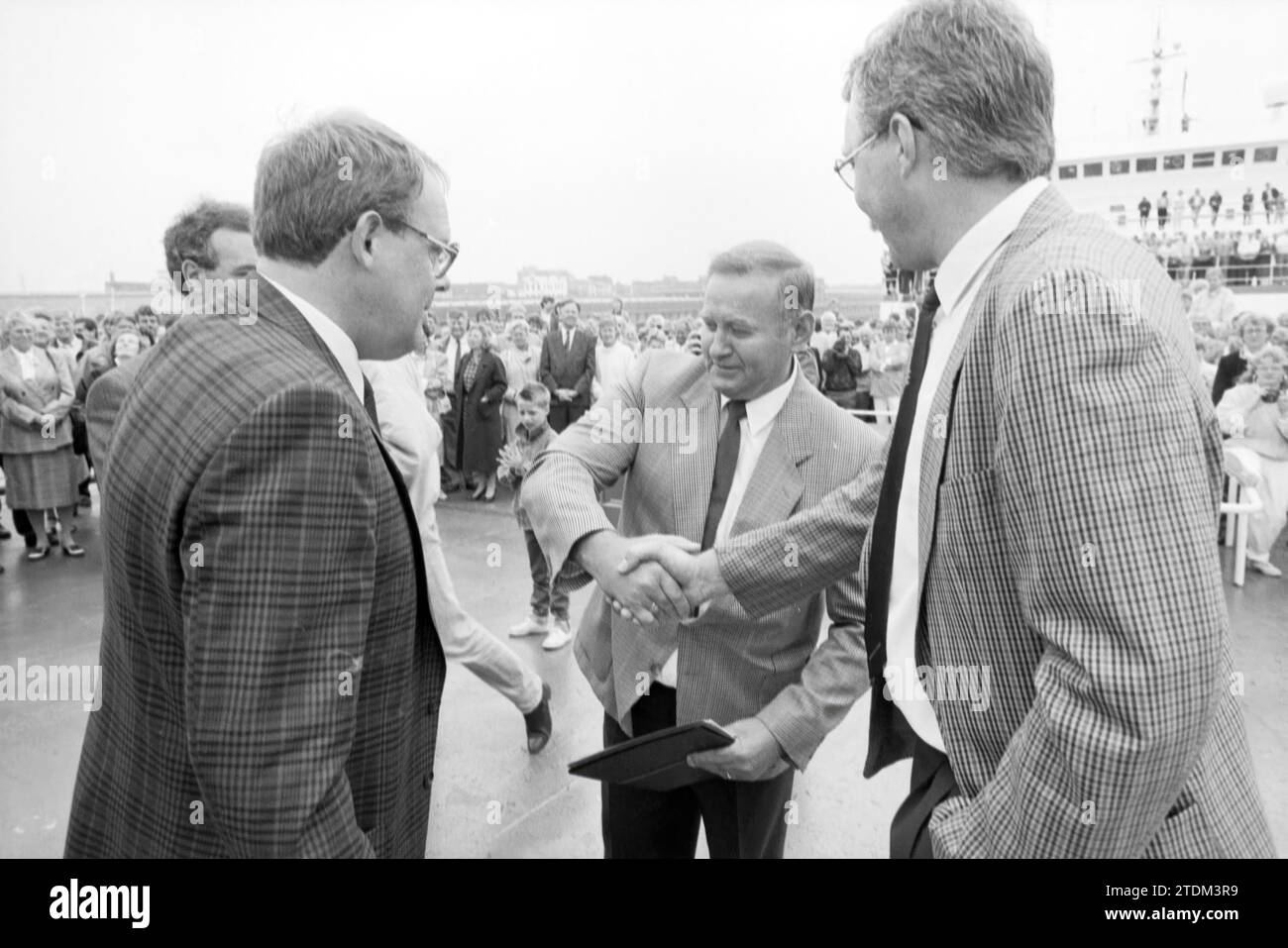 Transfer Scheveningen 171 fa. Vrolijk, Transfer, Ships, 25-06-1988 ...