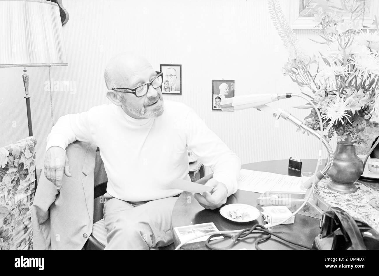 Radio interview alexander pola hi-res stock photography and images - Alamy