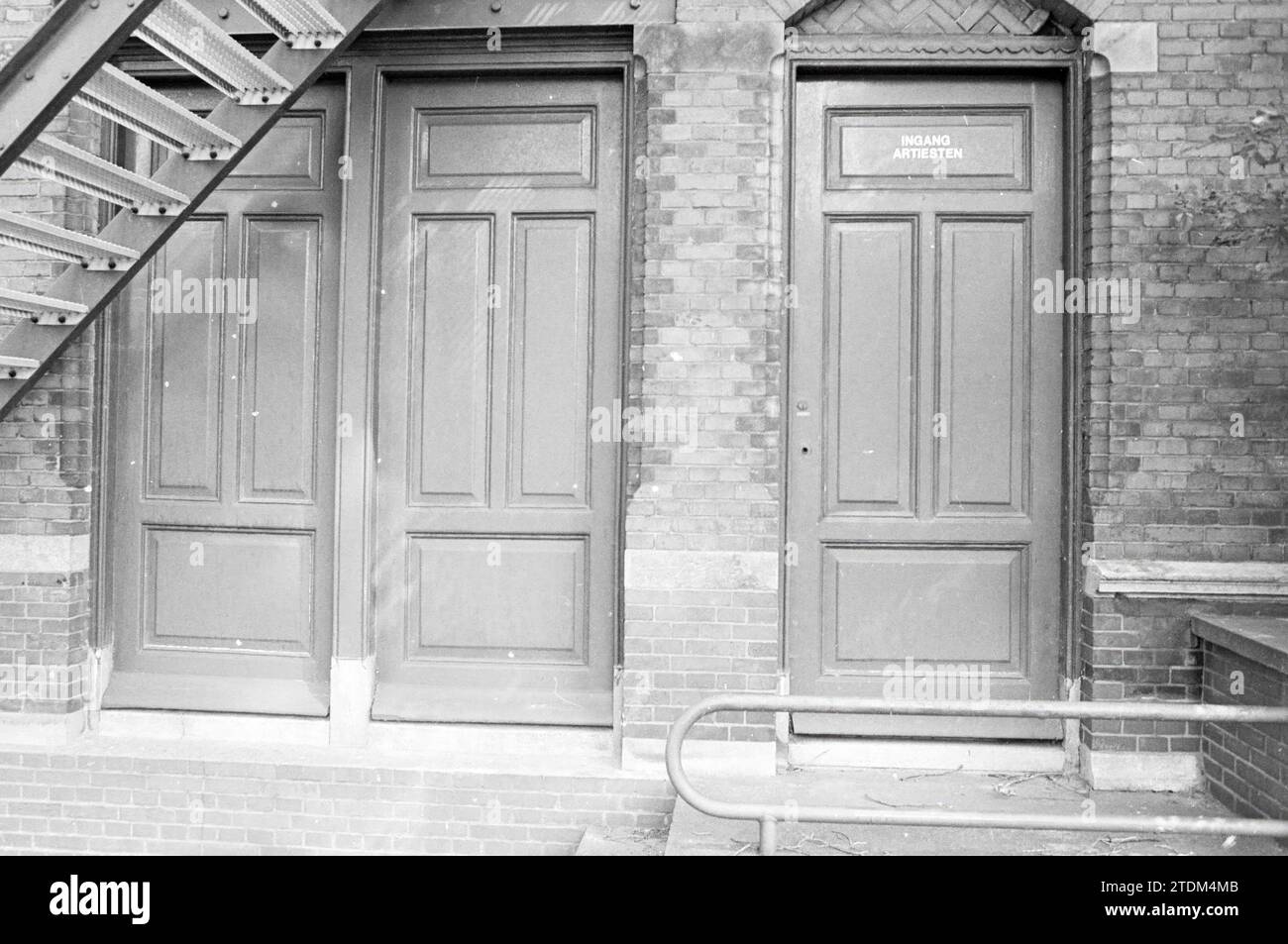 Ns workshop sign hi-res stock photography and images - Alamy