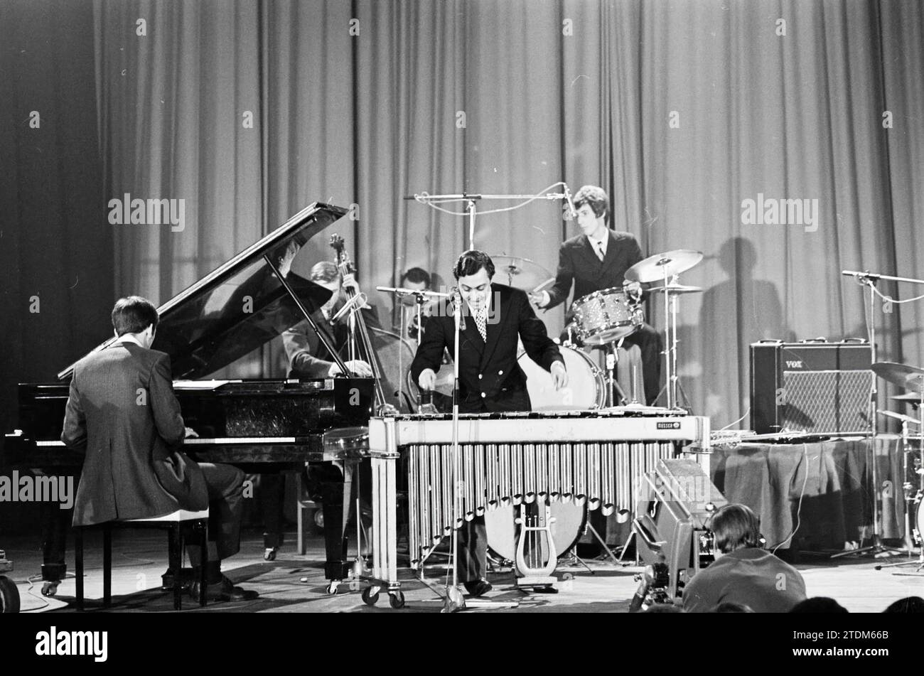 Music, jazz, jazz band, performance with xylophone, grand piano, drums ...