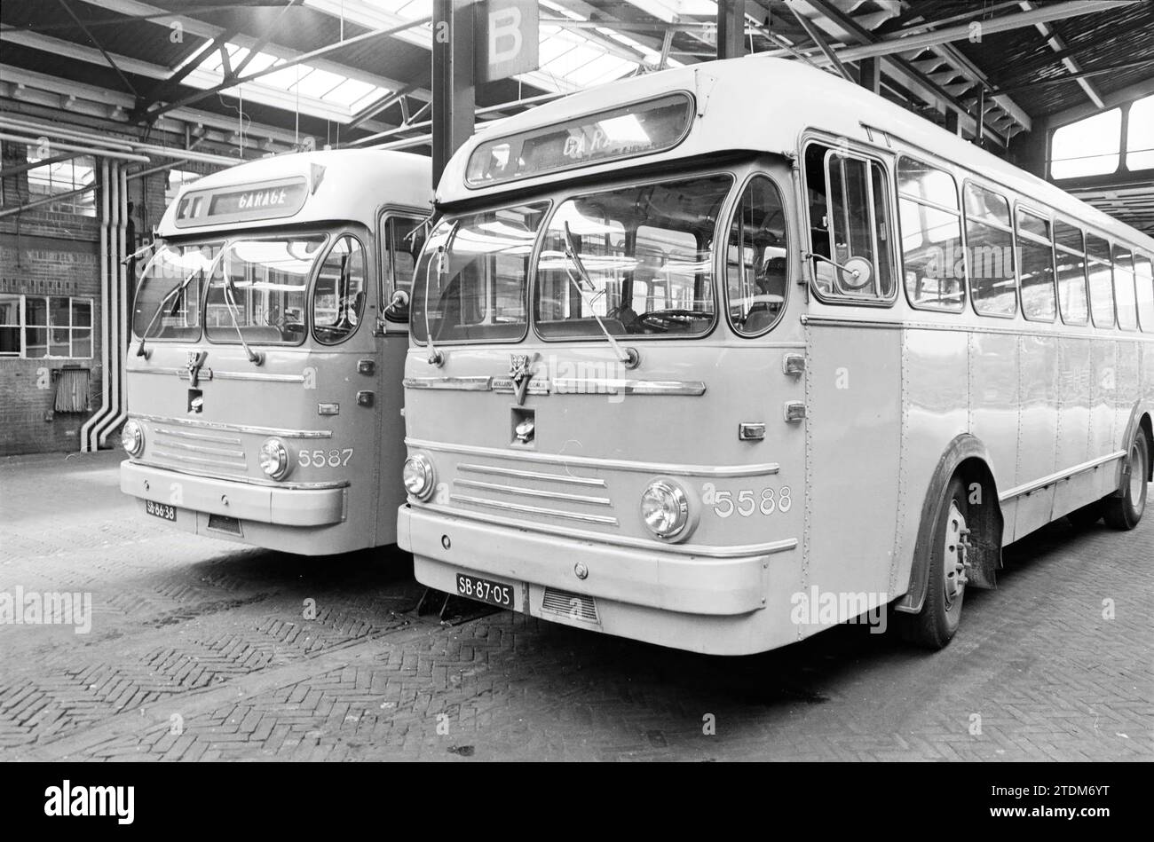 1966 bus hi-res stock photography and images - Alamy