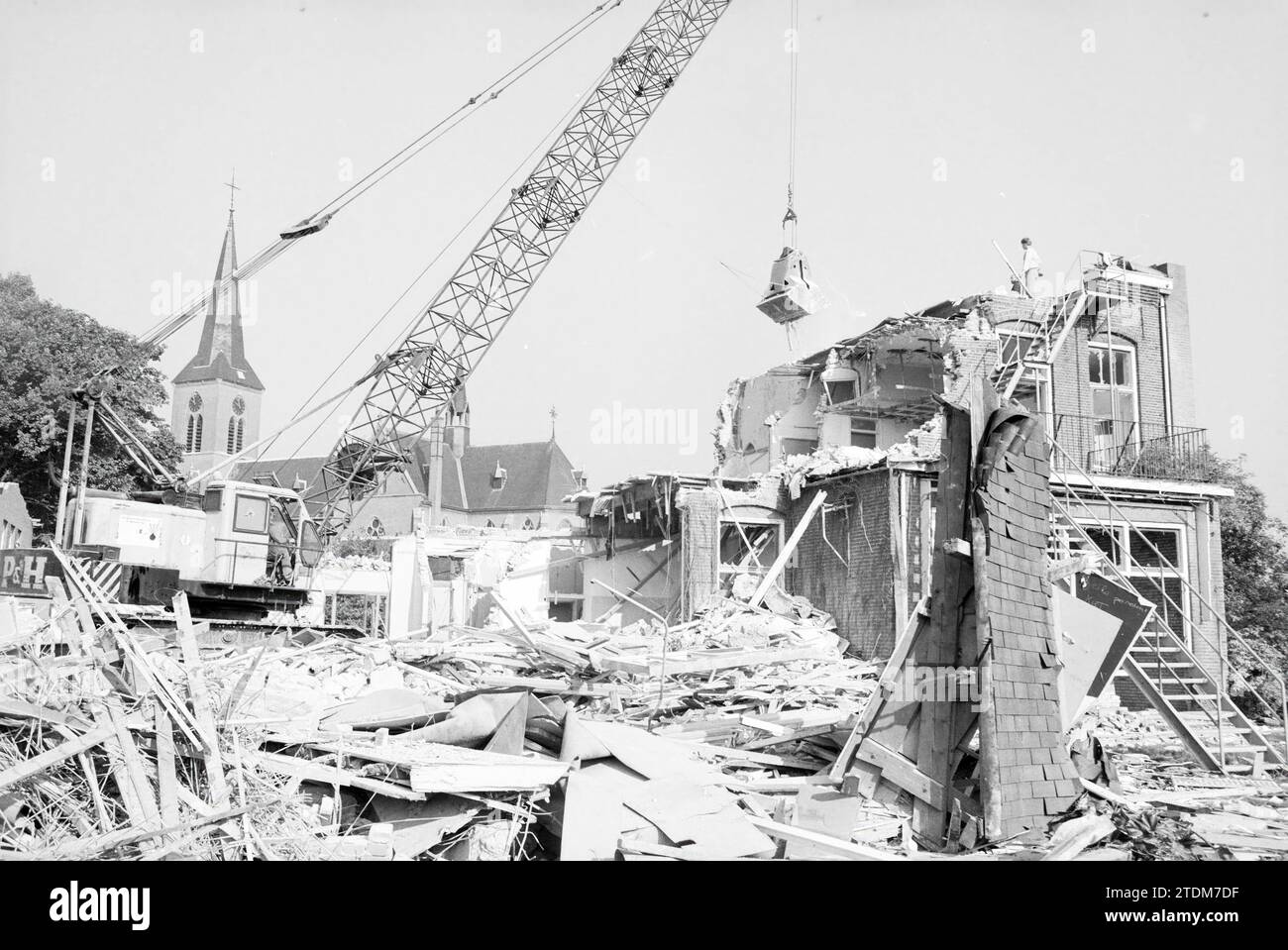 Demolition White House Driehuis, Demolition, demolition, demolition ...