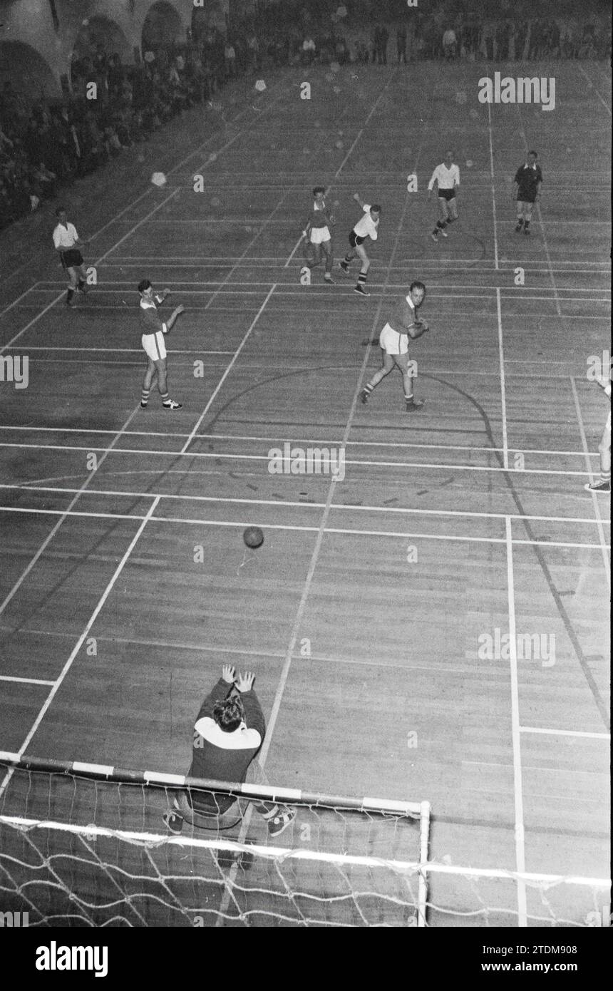 Indoor handball krelagehuis concordia rapiditas hi-res stock ...