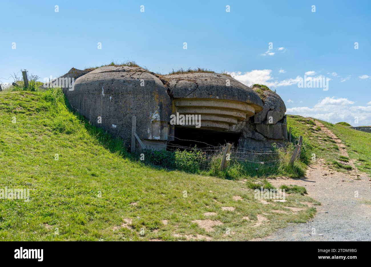 Scenery at the Longues-sur-Mer battery near Longues-sur-Mer between ...