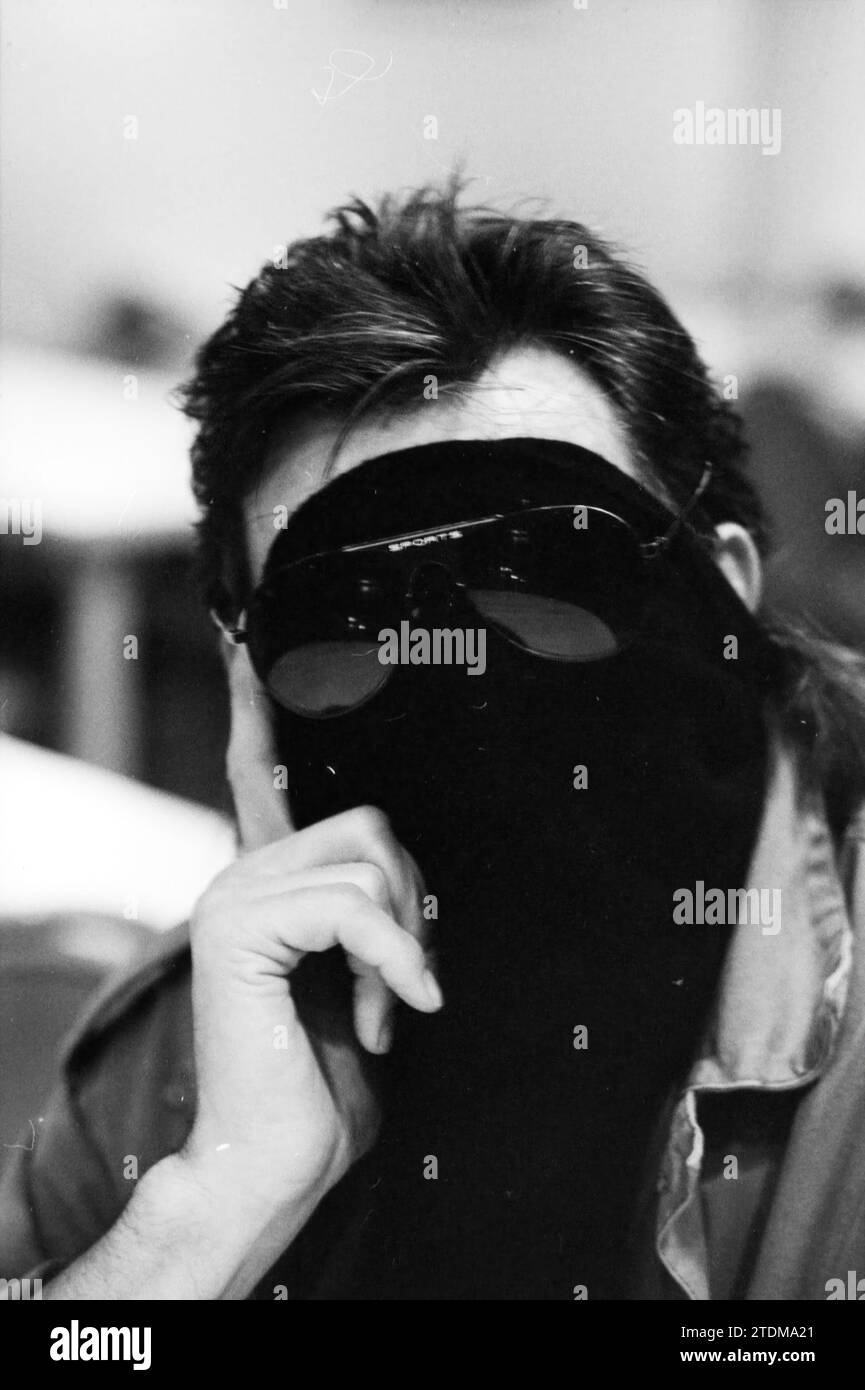 Dave Berry singer, Singing, 09-01-1987, Whizgle News from the Past ...