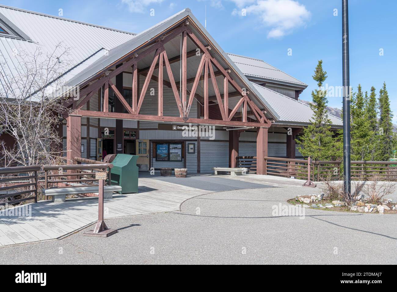 Denali bus depot hi-res stock photography and images - Alamy