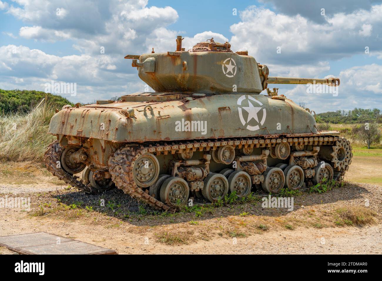 Tank on beach hi-res stock photography and images - Alamy