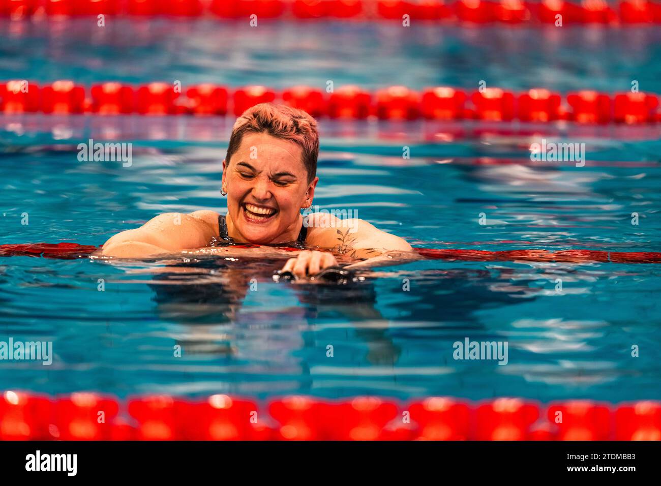 Women 100m freestyle final a hi-res stock photography and images - Alamy