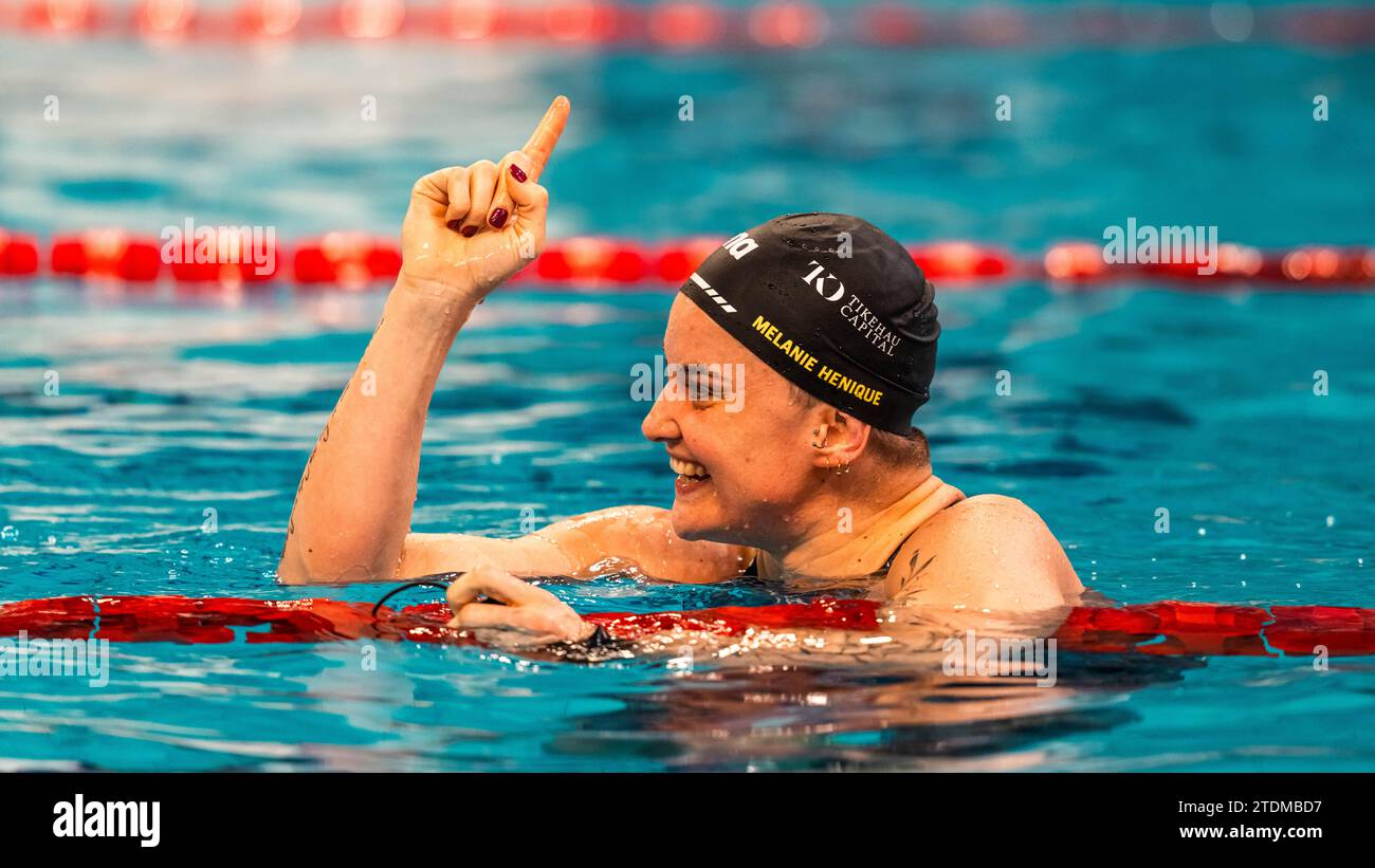 Women 100m freestyle final a hi-res stock photography and images - Alamy