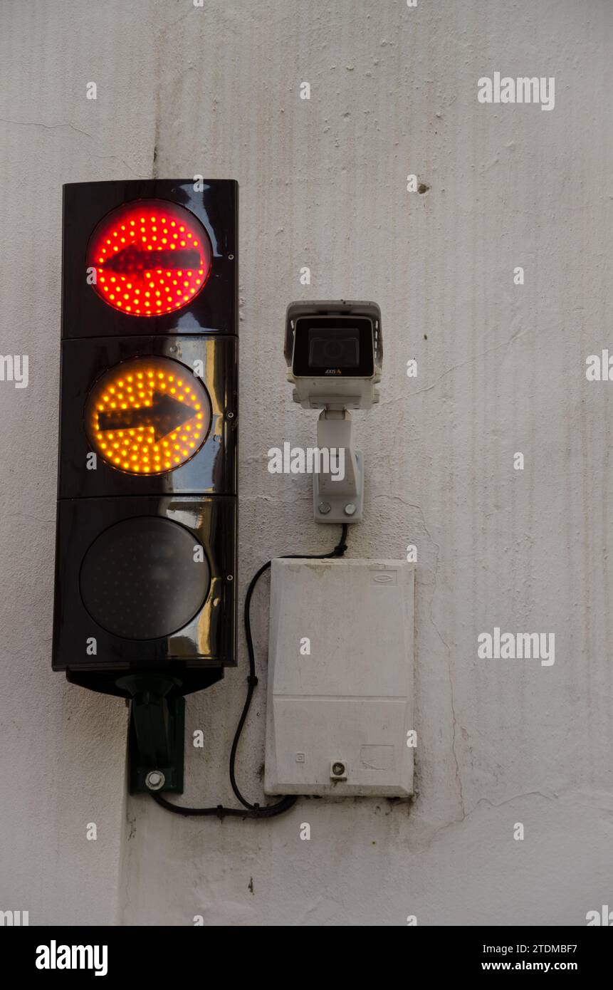 Traffic light at an intersection with no visibility. Arcos de La ...