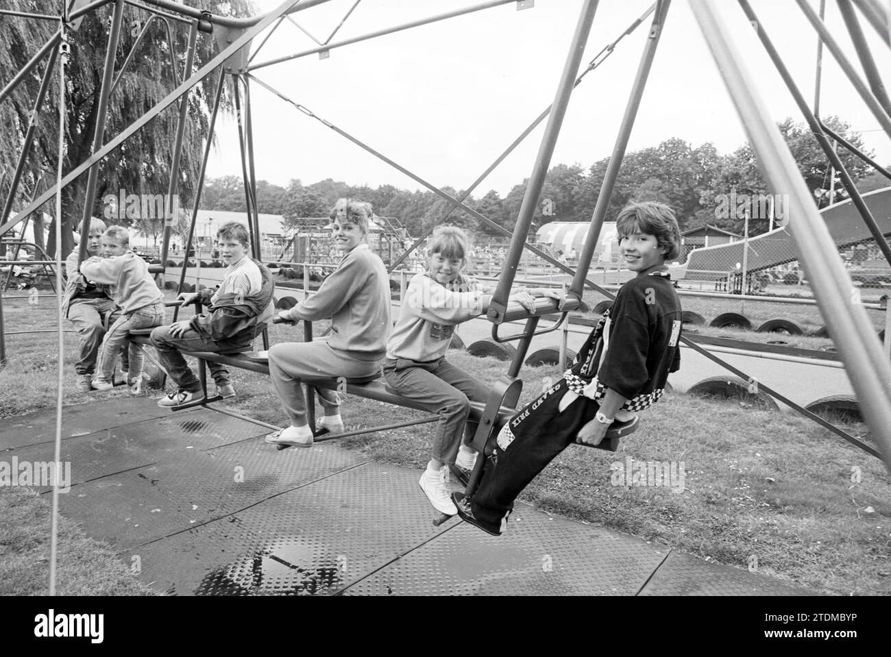 Playground Linnaeushof, Bennebroek, 00-08-1989, Whizgle News from the ...