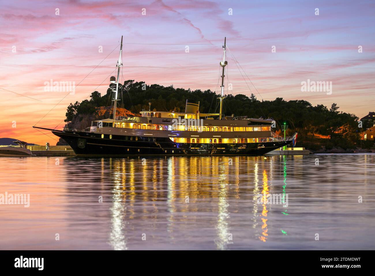 The luxury yacht minicruiser MY Casablanca in Croatia (Barbara Cruising ...