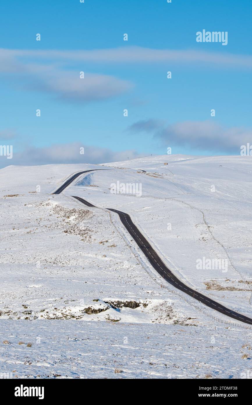 A939. Lecht Road in the snow. Cairngorms, Highlands, Scotland Stock ...