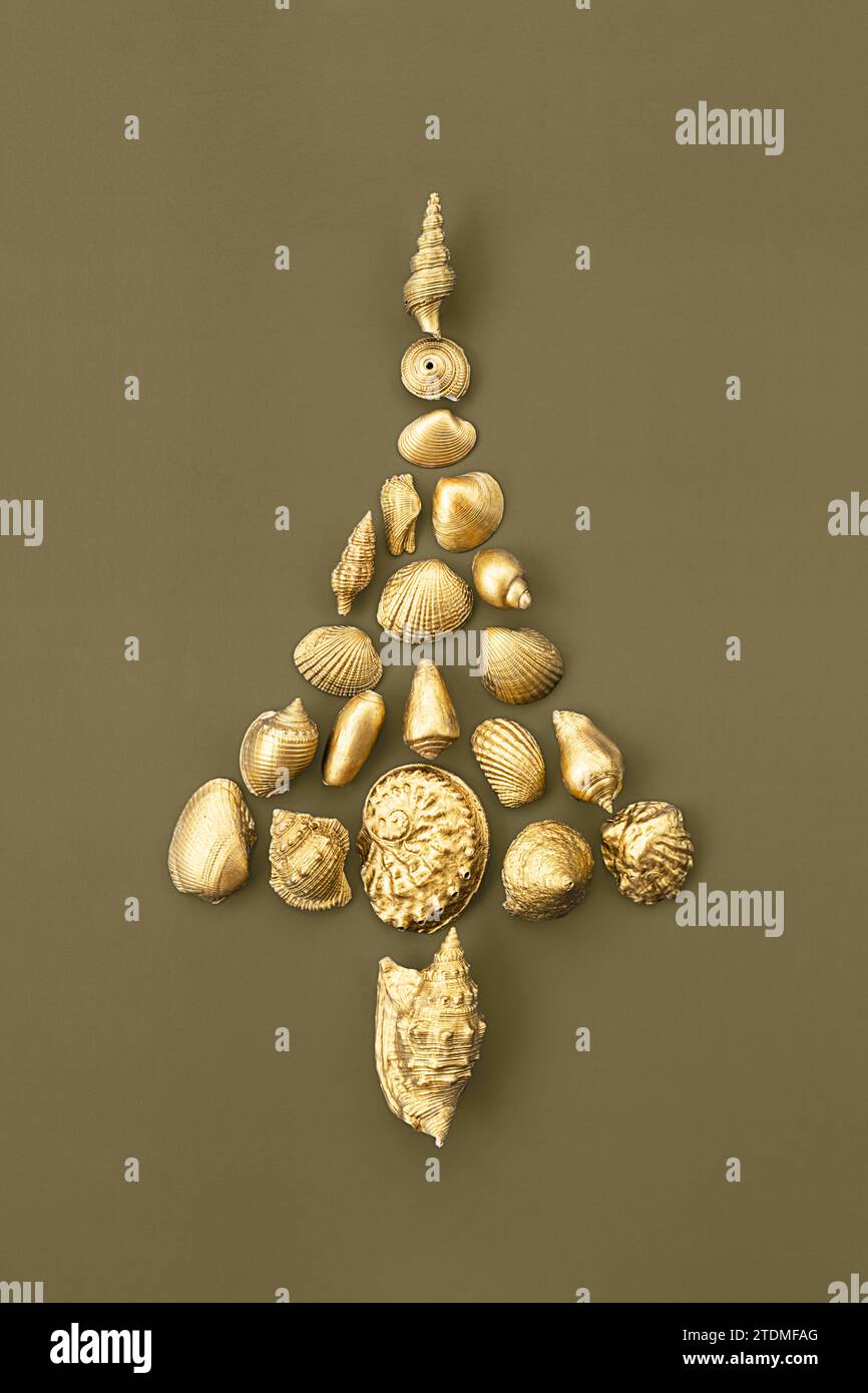 Golden shells hi-res stock photography and images - Alamy