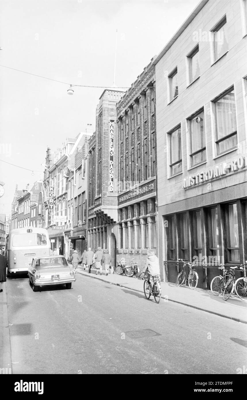 Exterior haarlems dagblad grote houtstraat hi-res stock photography and images - Alamy