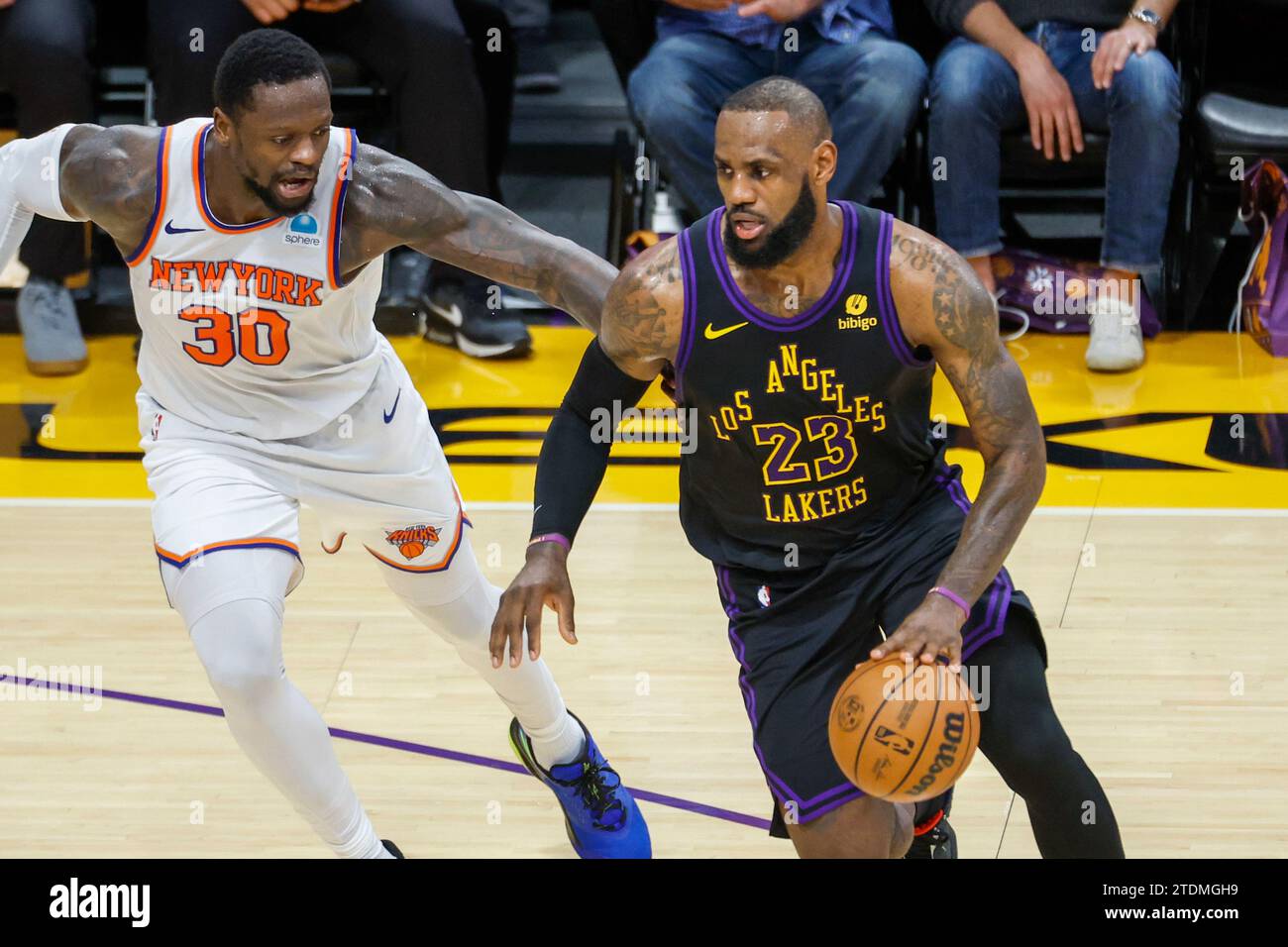 Lebron james r hi-res stock photography and images - Alamy