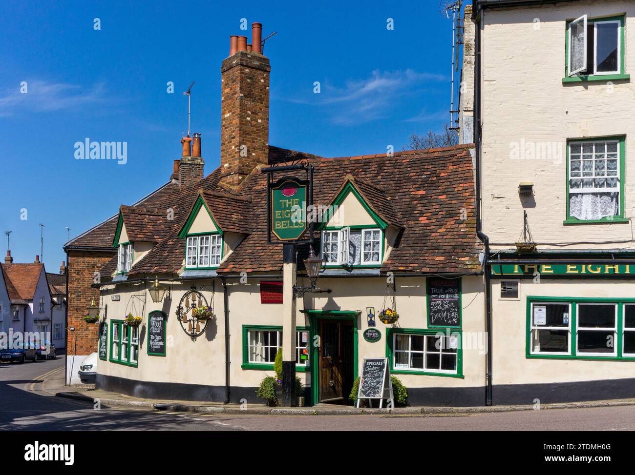 The Eight Bells pub, Old Hatfield, Hertfordshire, UK; dates from the ...