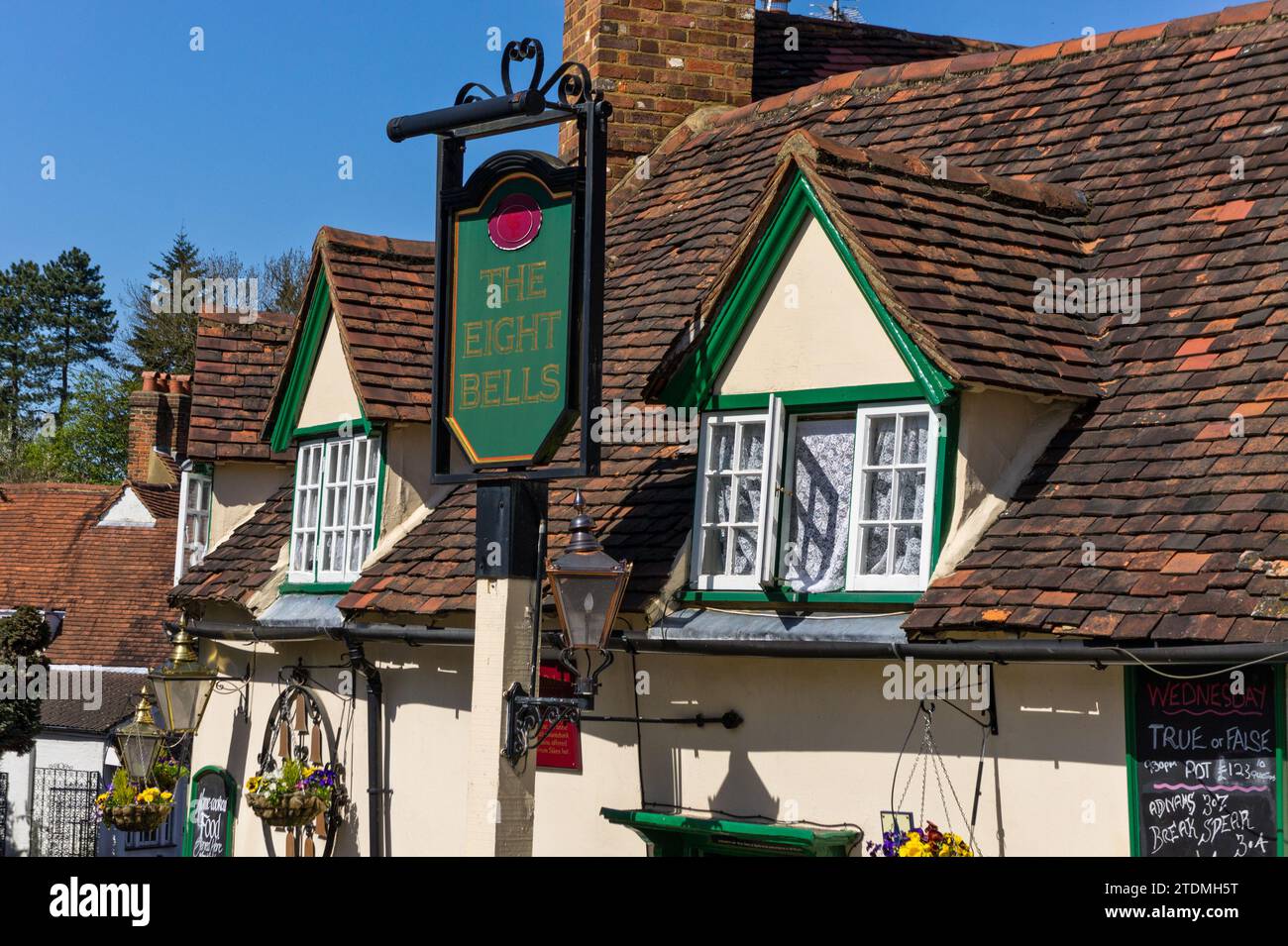 The Eight Bells pub, Old Hatfield, Hertfordshire, UK; dates from the ...