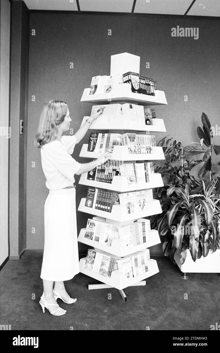 Book stand Spectrum de Meern, Spectrum, 18-08-1982, Whizgle News from ...