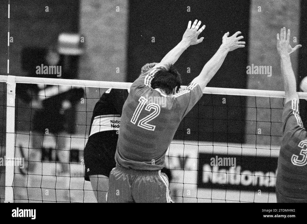 Netherlands - GDR [u003d former East Germany], Volleyball, 29-03-1990 ...