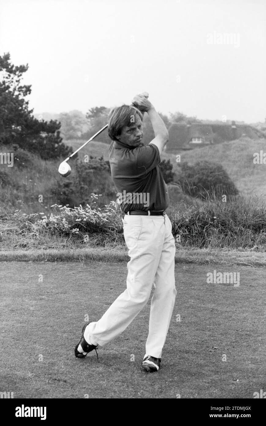 Golfer, 00-08-1991, Whizgle News from the Past, Tailored for the Future ...