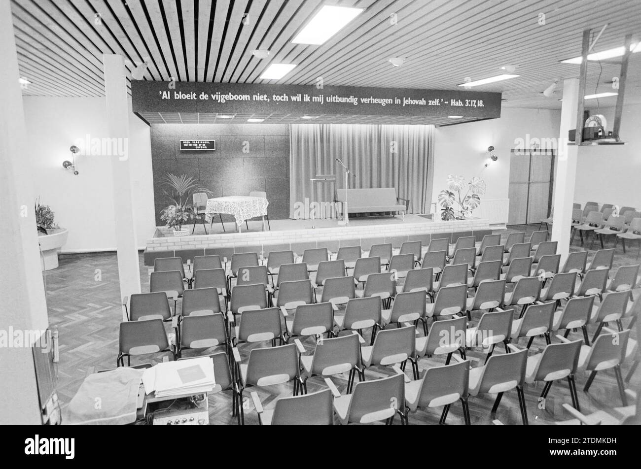 Crown hall jehovahs witnesses hi-res stock photography and images - Alamy