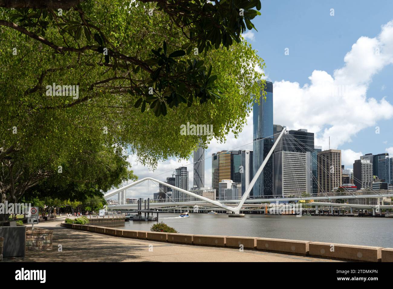 View along Clem Jones Promenade, South Bank Parklands, towards Brisbane ...