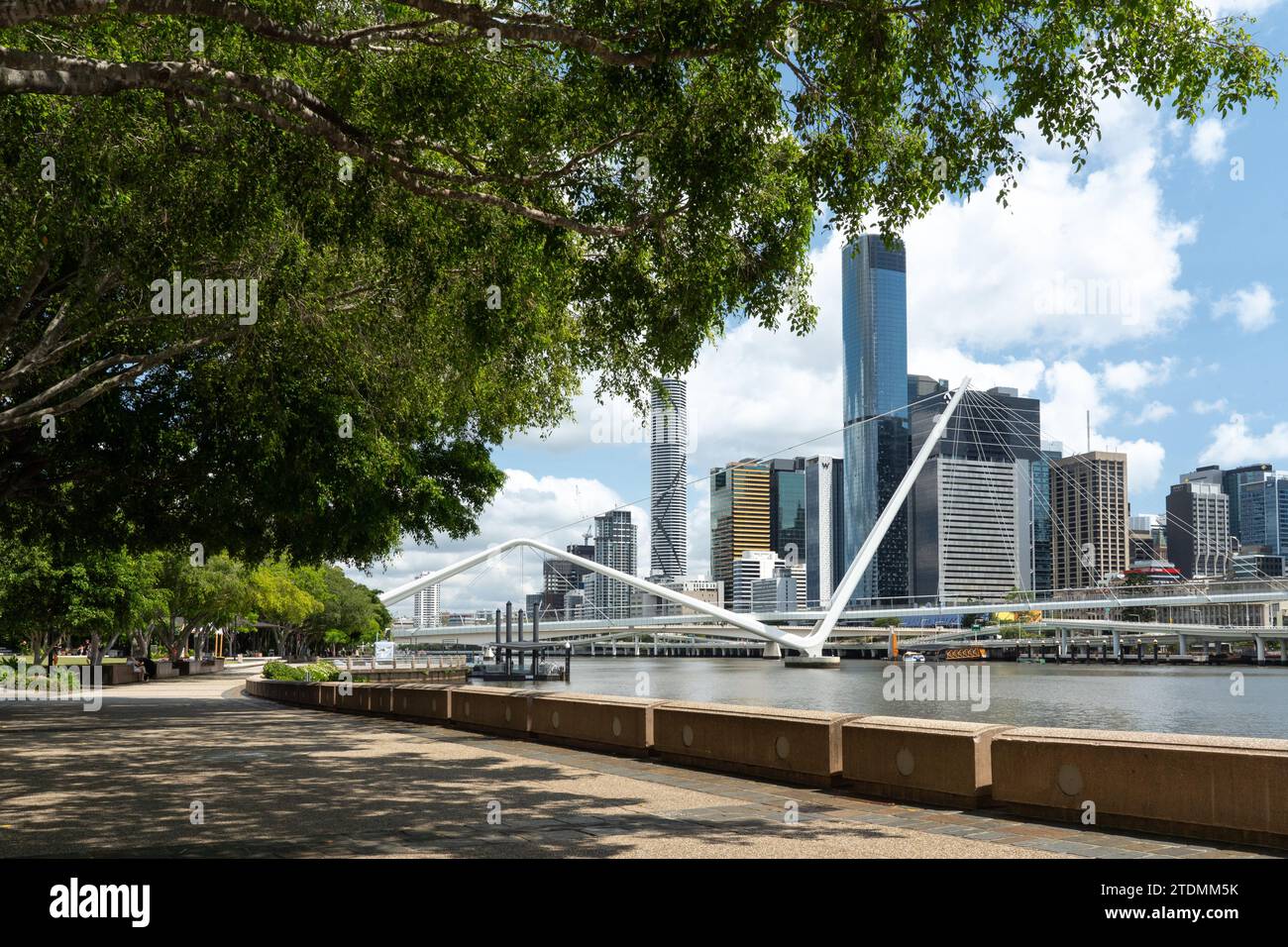 View along Clem Jones Promenade, South Bank Parklands, towards Brisbane ...