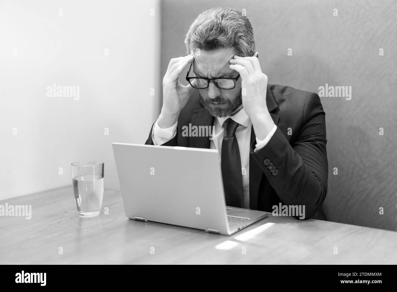 Ache overwhelmed Black and White Stock Photos & Images - Alamy
