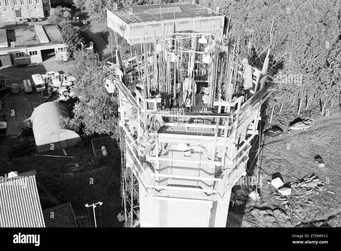 Construction of RLD tower Amsterdam Schiphol, De Rooy, 19-10-1978 ...