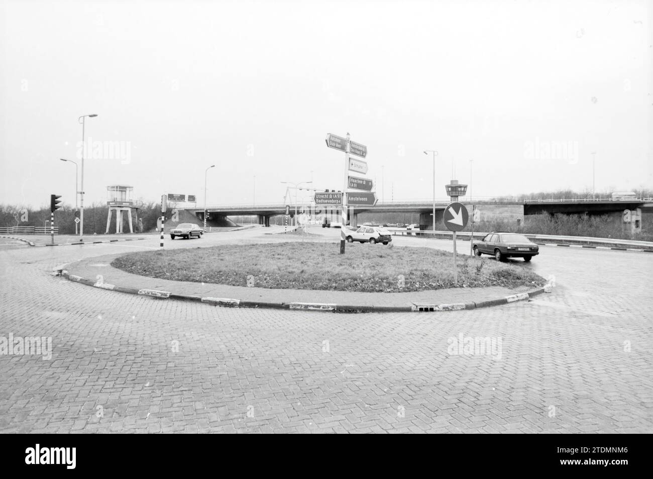 Crossing Oude Schipholweg, 'roundabout', Roads, road construction, road ...