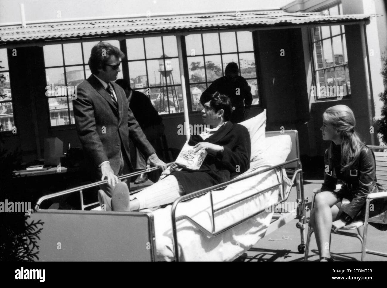 Don siegel dirty harry 1971 hi-res stock photography and images - Alamy