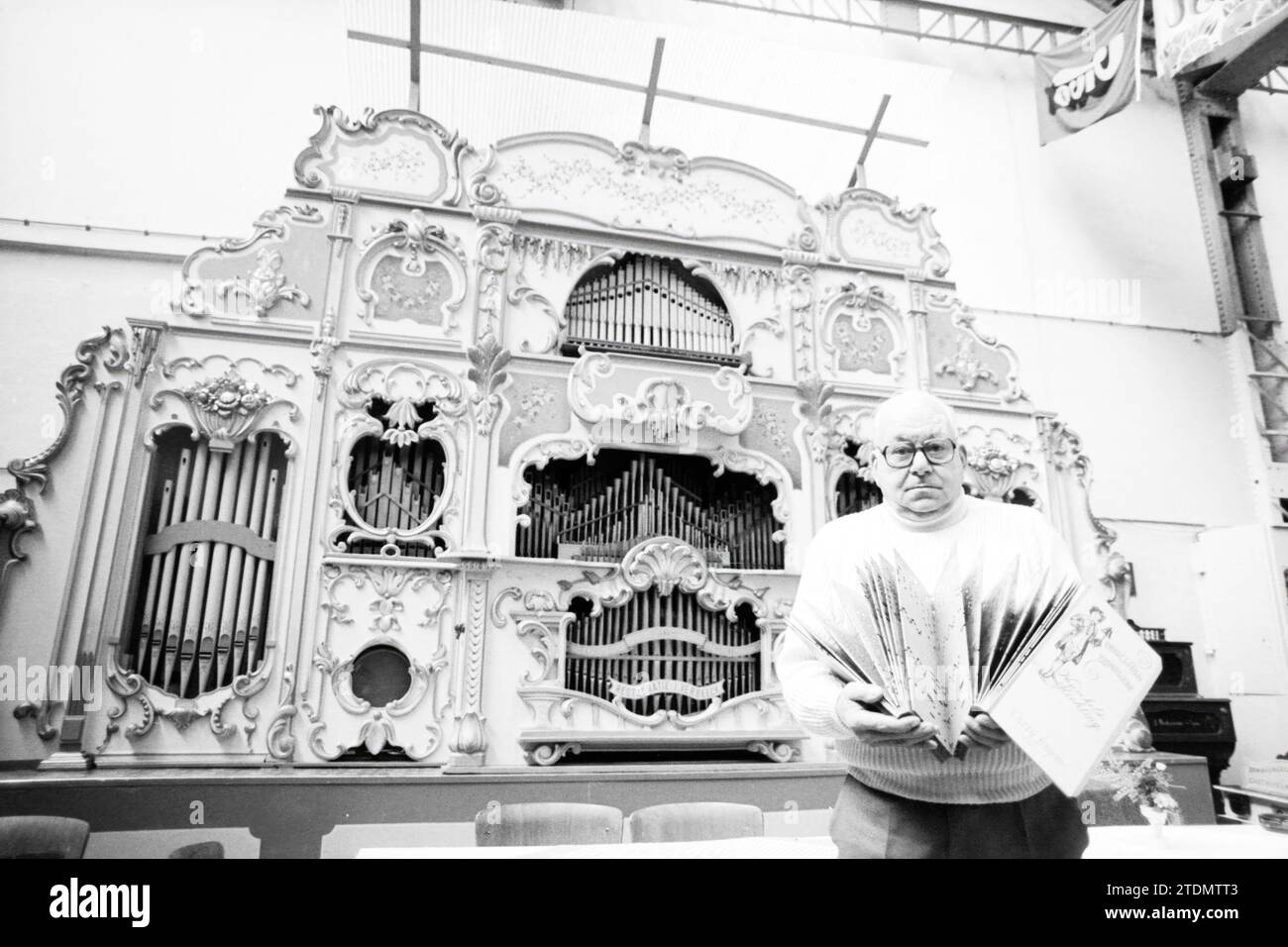 Mr. Drawbar with organ Werfstraat, Organs and organists, Haarlem ...
