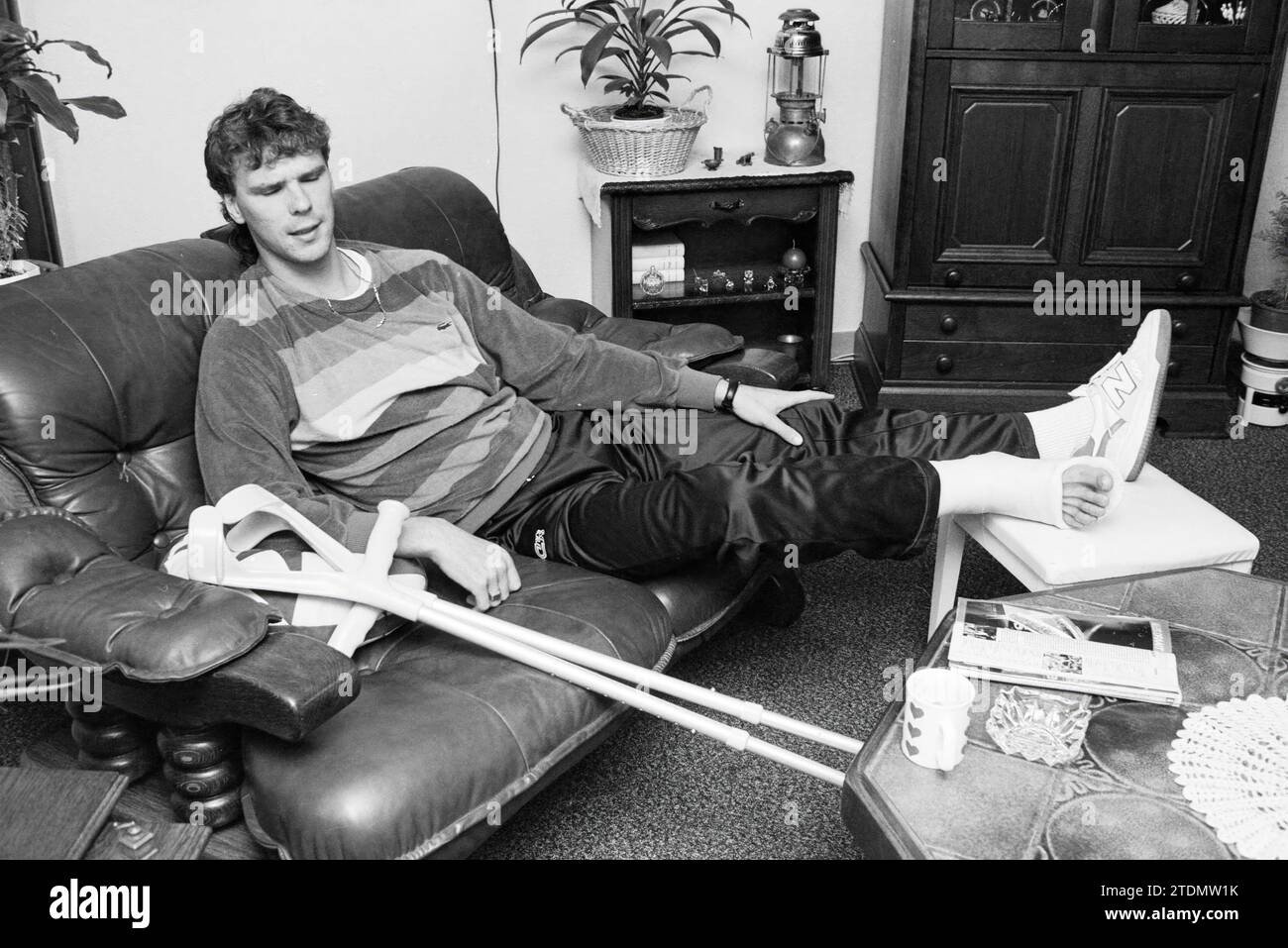 Plaster foot hi-res stock photography and images - Alamy