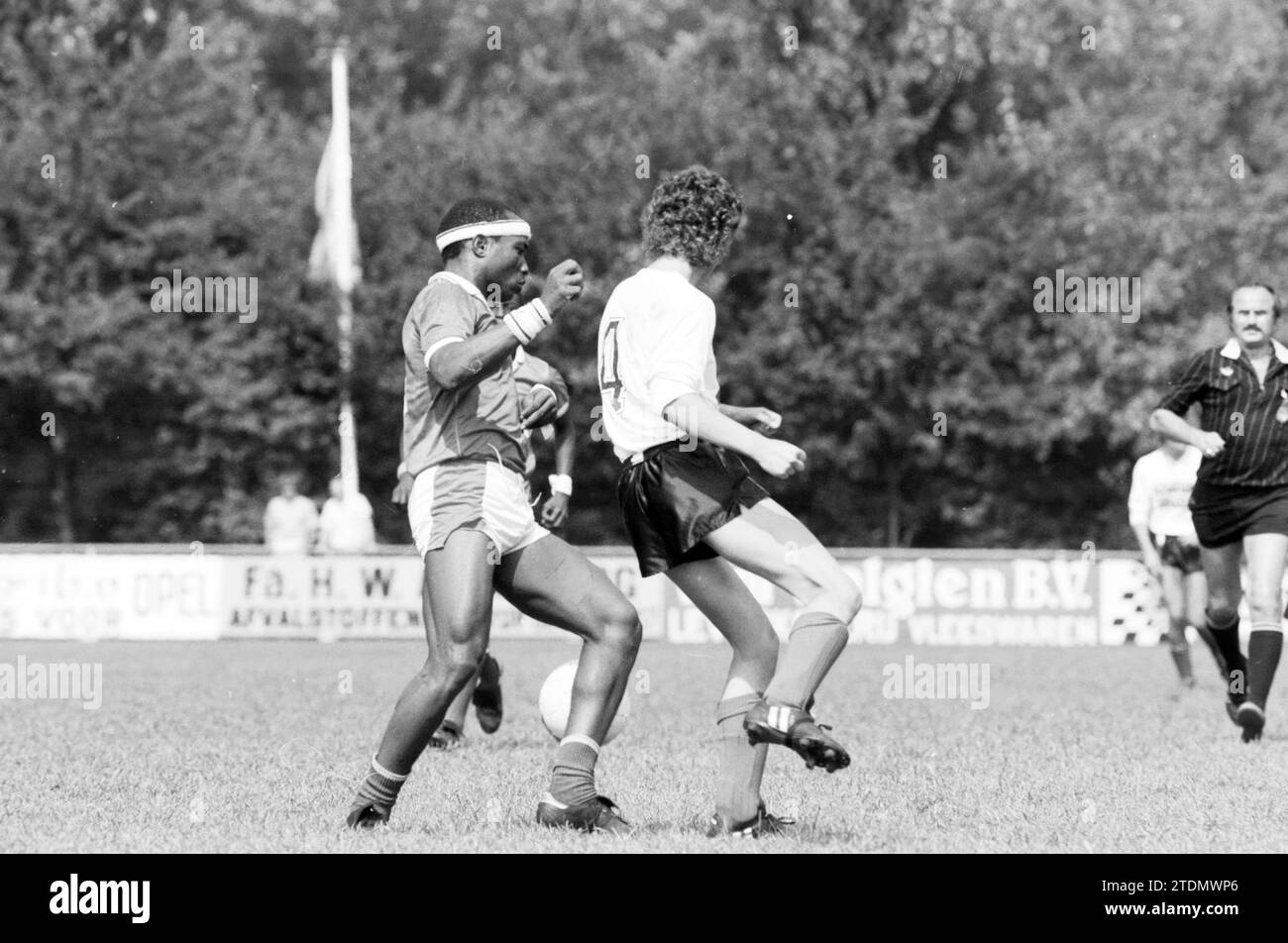Haarlem Cup Final: Nigeria - England, Football, Football Haarlem, 10-08 ...