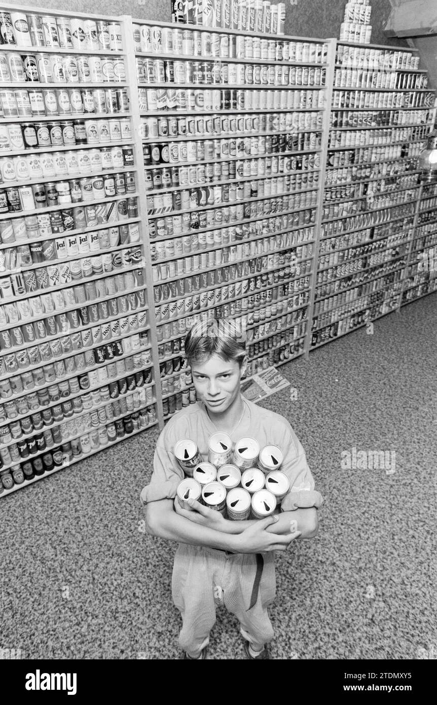 Gordon Keller collection of cans, Collections, collectors, Hillegom, 14 ...