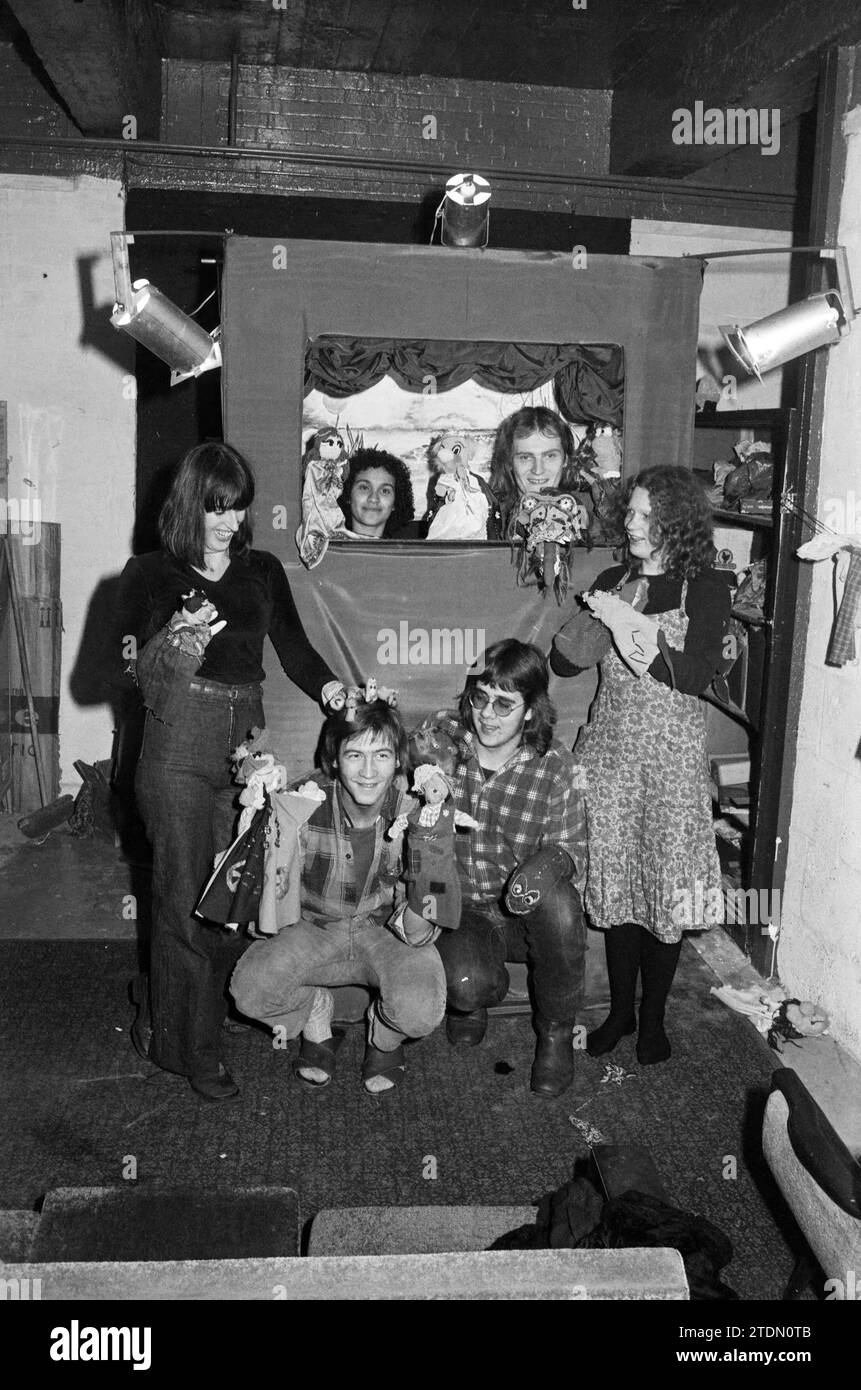 Puppet Theater Plop' Pencentrale IJmuiden', Puppets, puppet shows ...