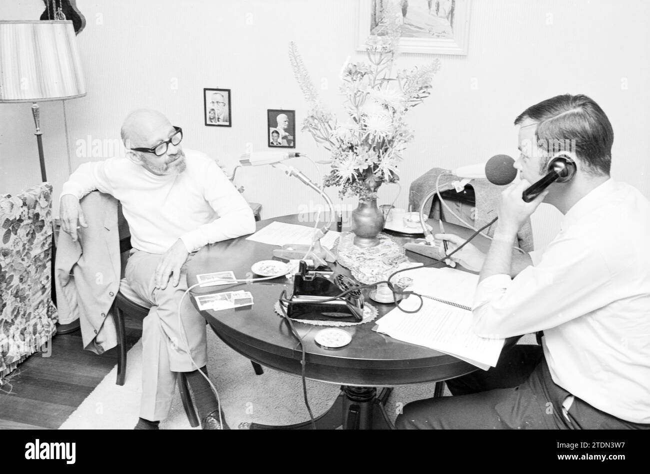 Radio interview alexander pola hi-res stock photography and images - Alamy