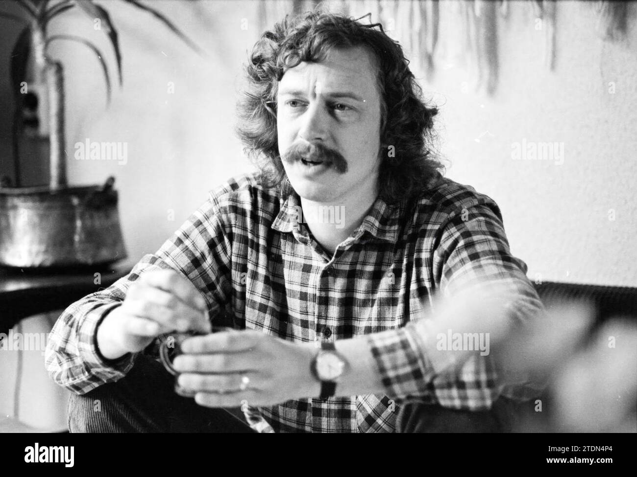 24 04 1980 hi-res stock photography and images - Alamy