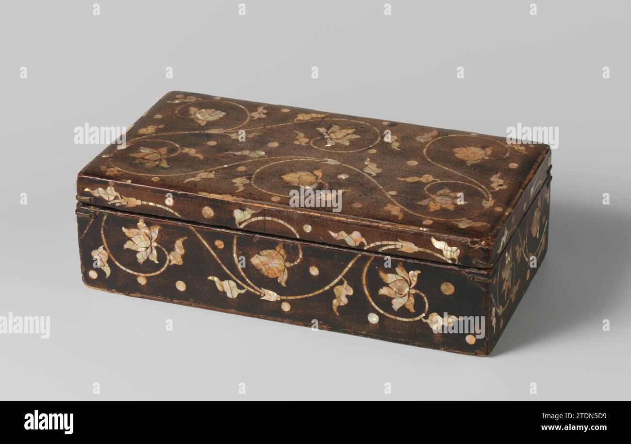 Lacquer box with inner box and lid, anonymous, 1300 - 1500 Lacquer box ...