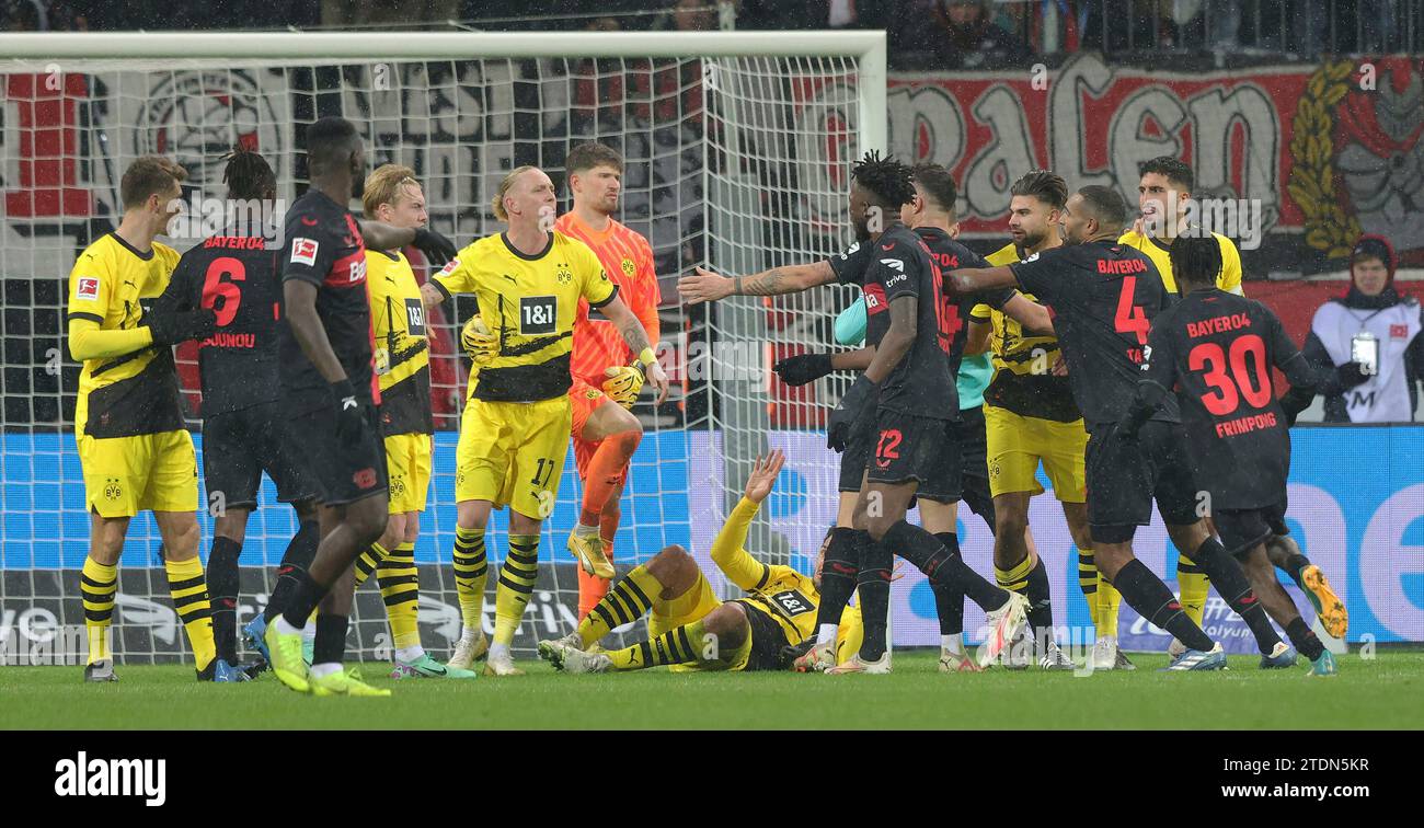 Formation borussia dortmund hi-res stock photography and images - Alamy