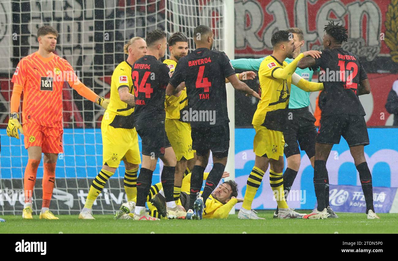 Formation borussia dortmund hi-res stock photography and images - Alamy