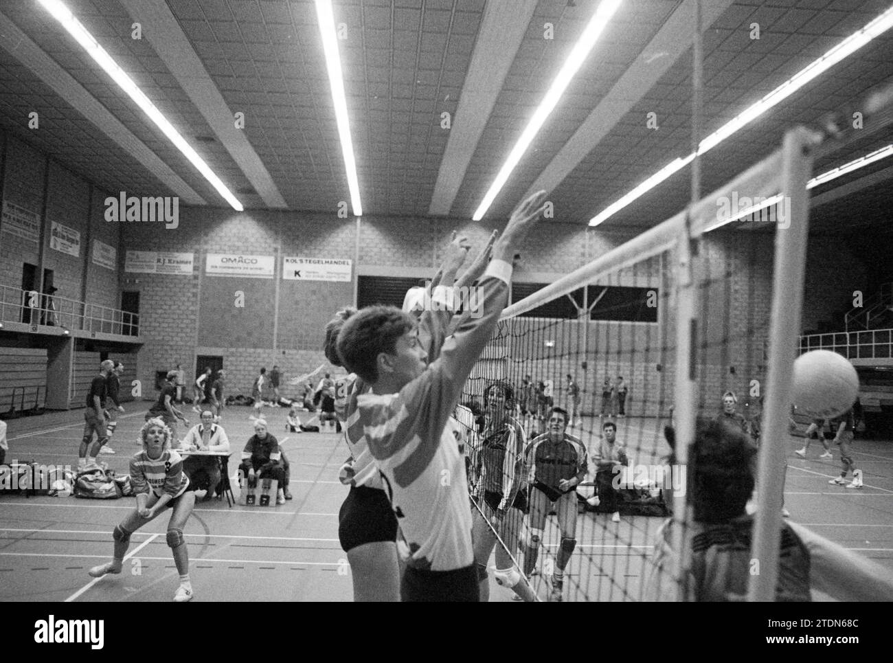 Volleyball: OVRA-Molenwiek, 05-10-1990, Whizgle News from the Past ...