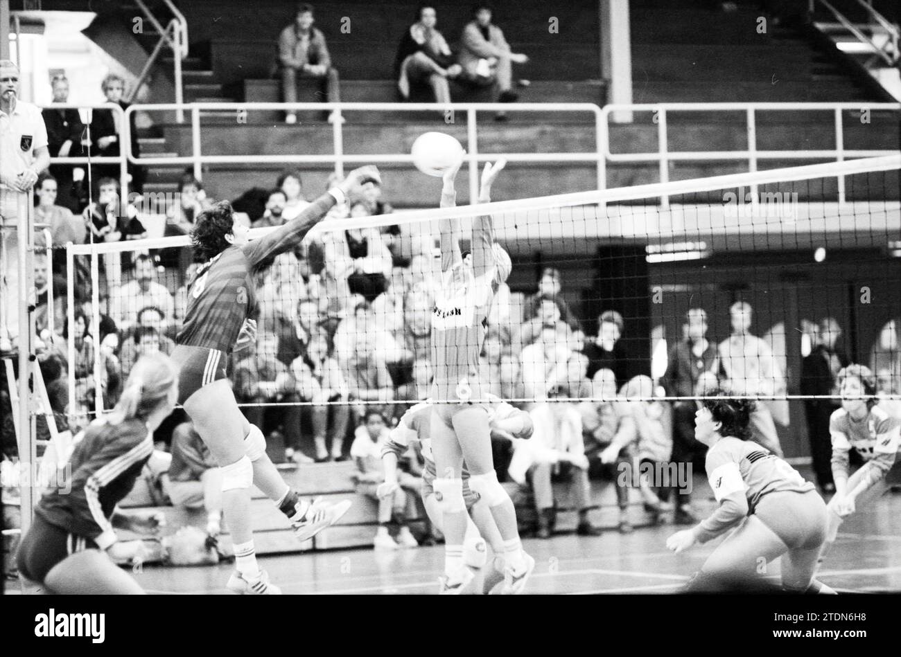 Ovra - Delta Lloyd, ladies, Volleyball, 24-10-1987, Whizgle News from ...