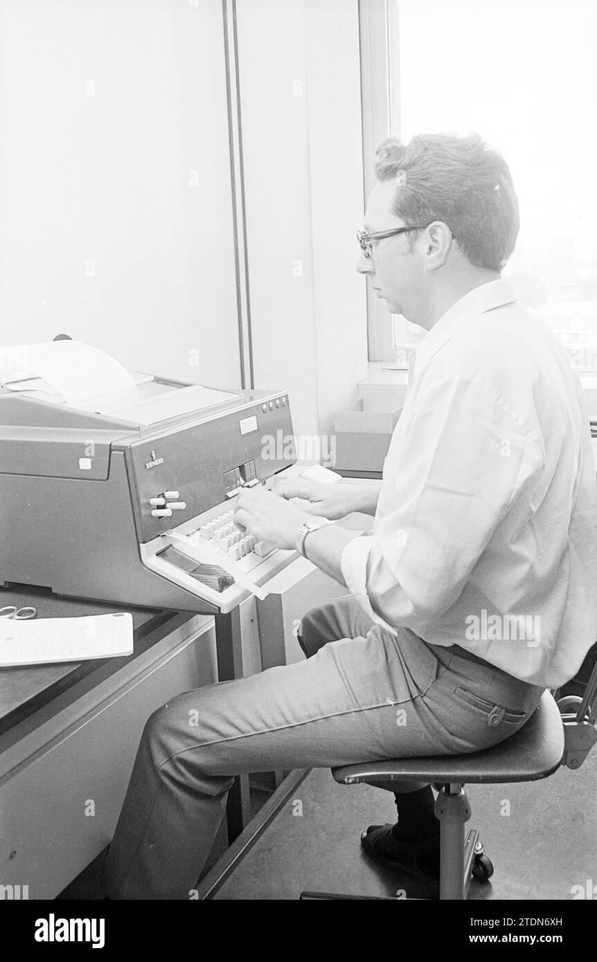 Computer radio scheveningen hi-res stock photography and images - Alamy