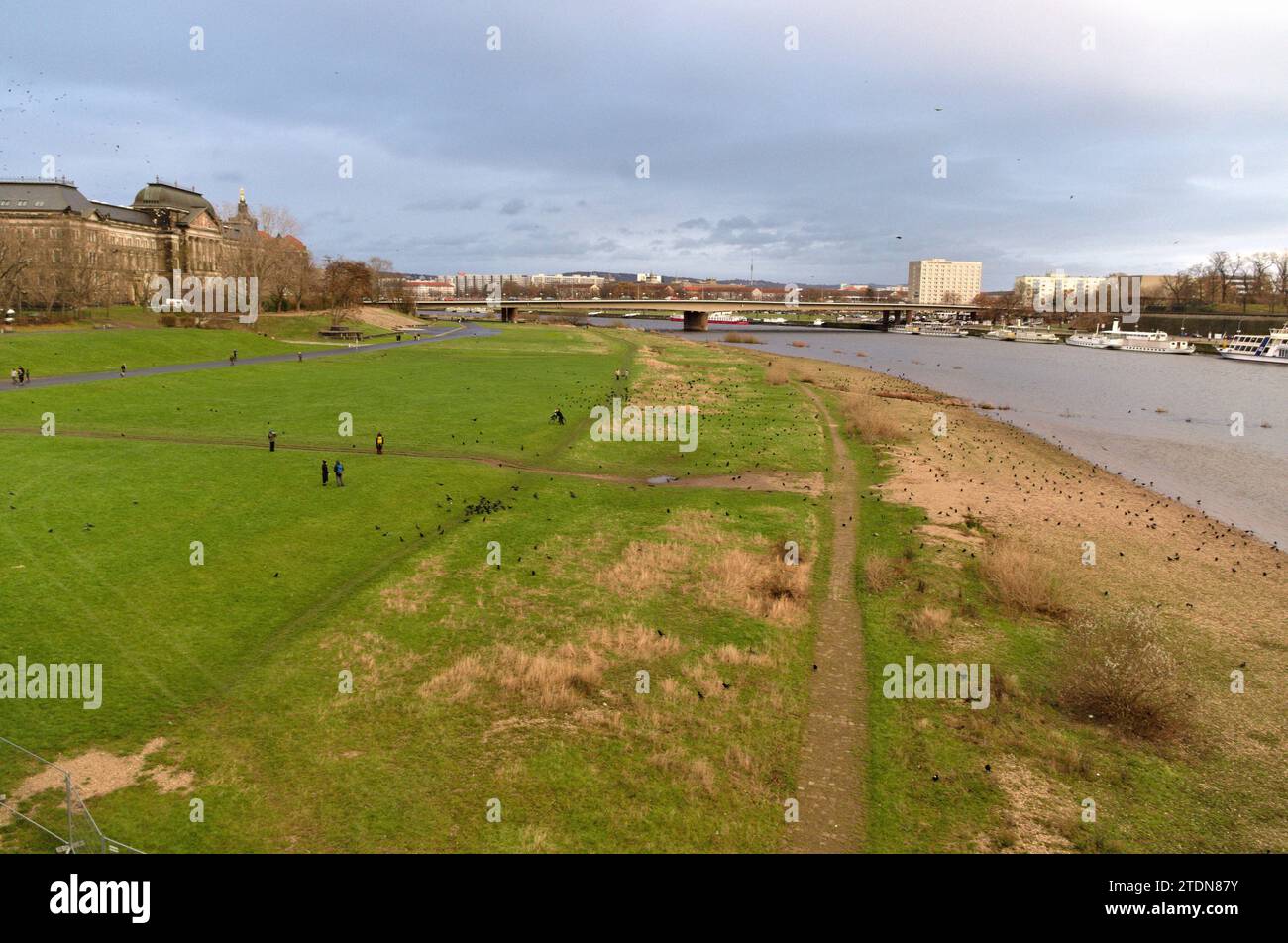 Riber bank hi-res stock photography and images - Alamy